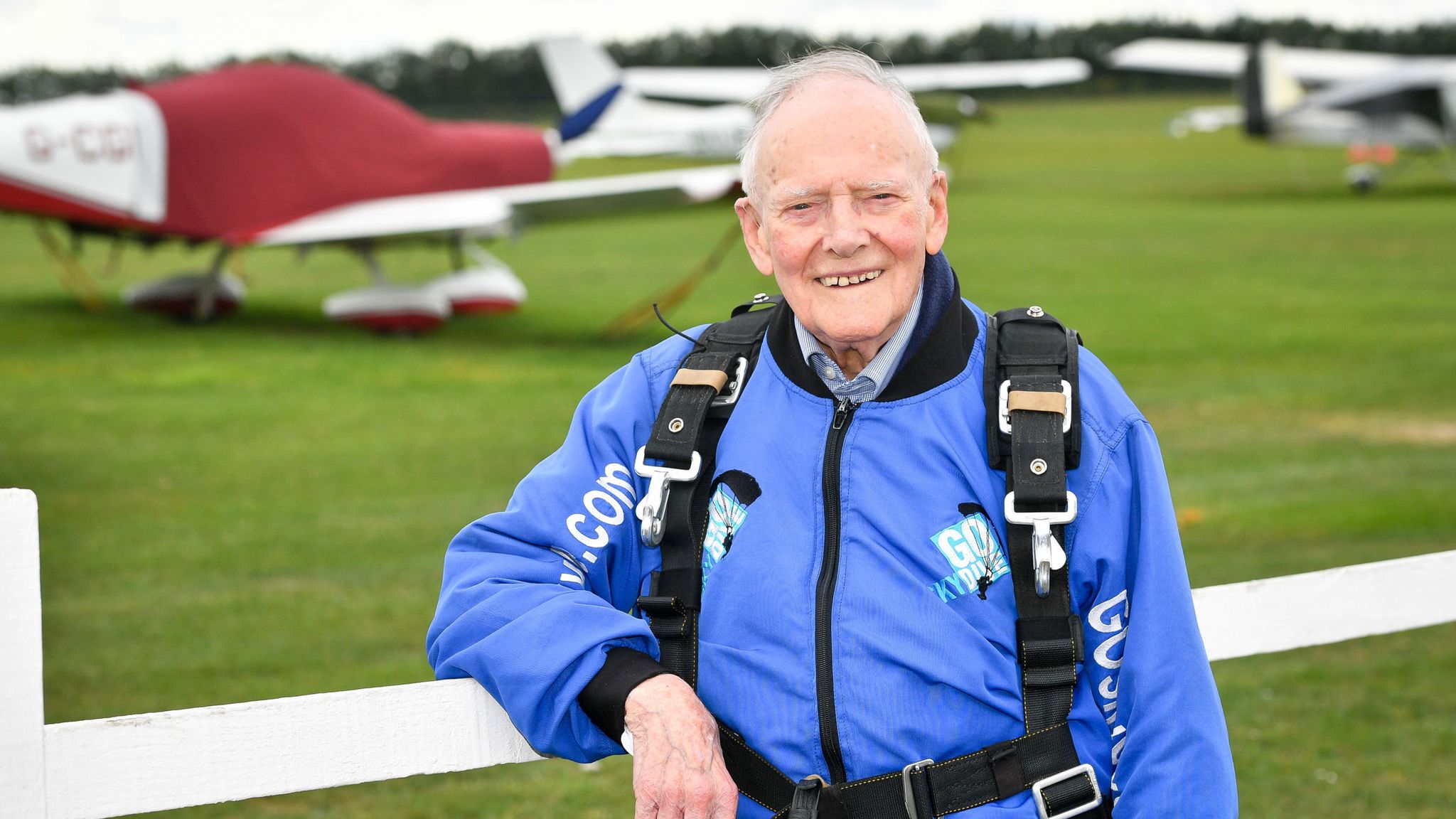 D-Day veteran Harry Read completes first skydive since landing in ...