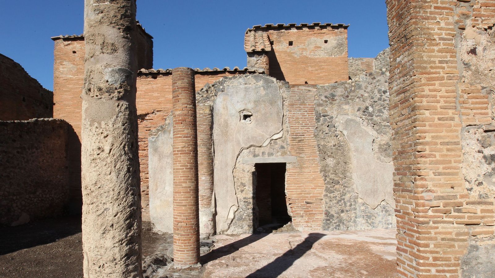 Pompeii inscription rewrites the history of Vesuvius eruption | Science ...