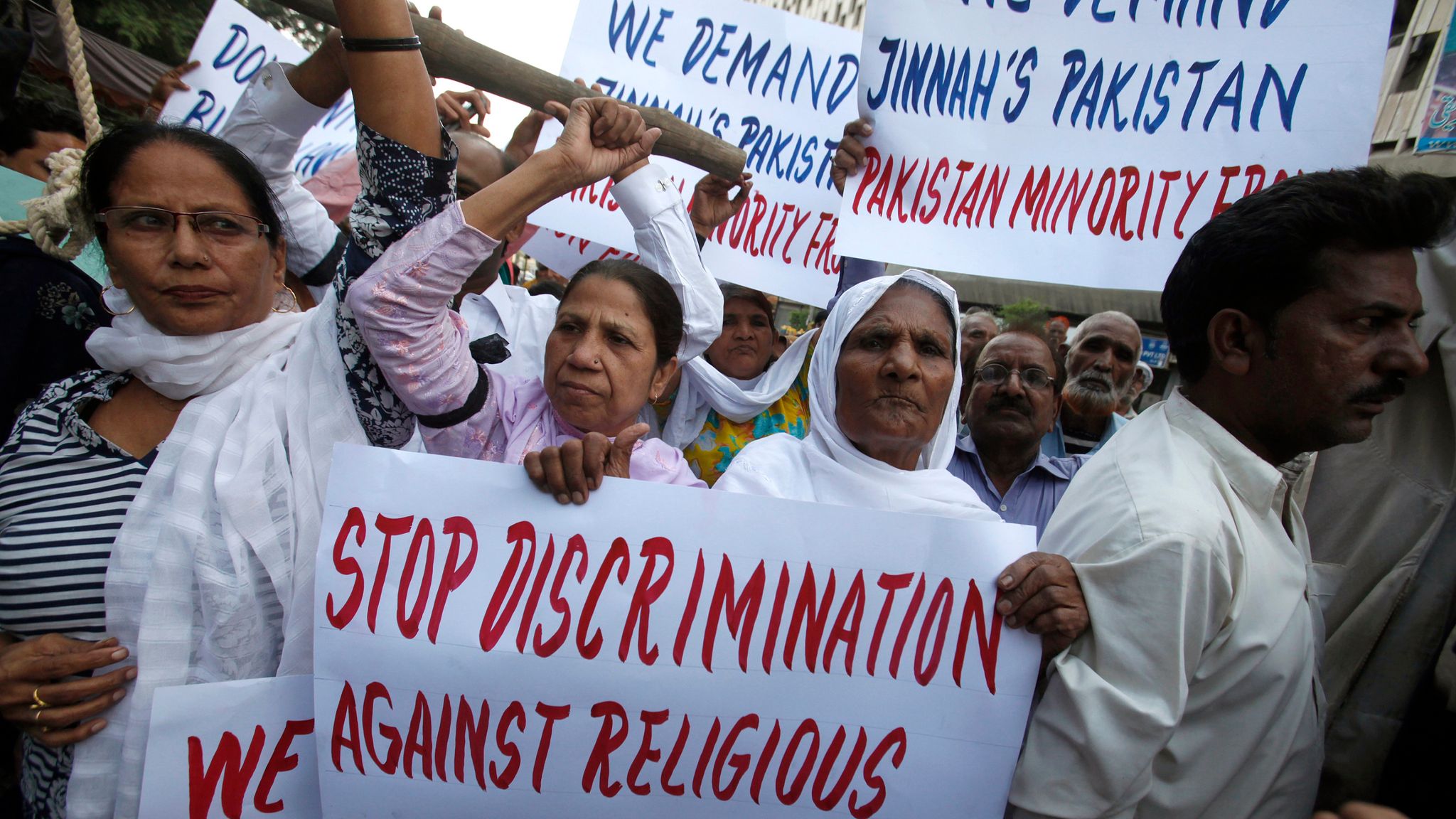 Asia Bibi: Protests delay release of Christian woman accused of ...