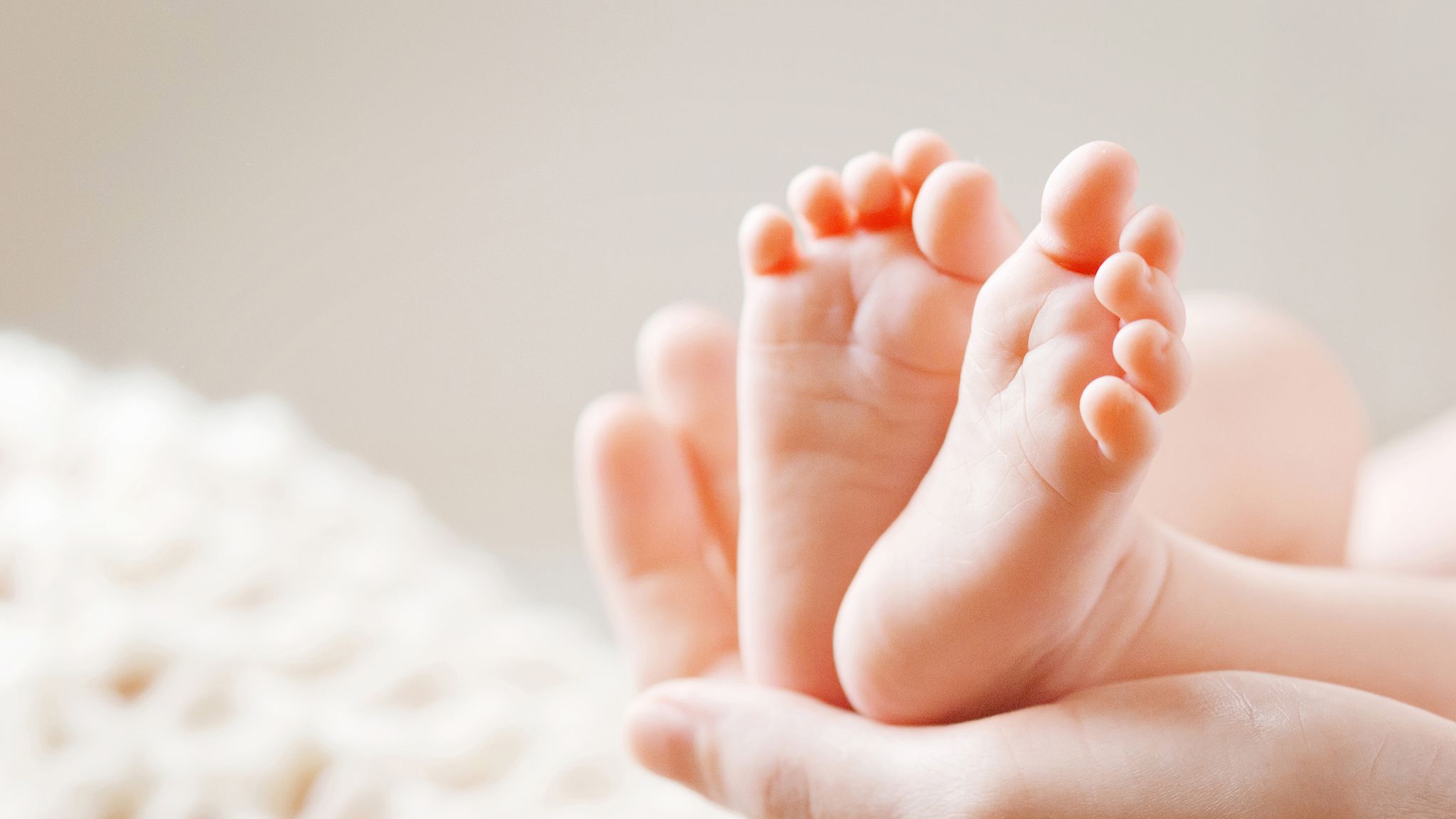 France launches inquiry into babies born with missing hands or arms ...
