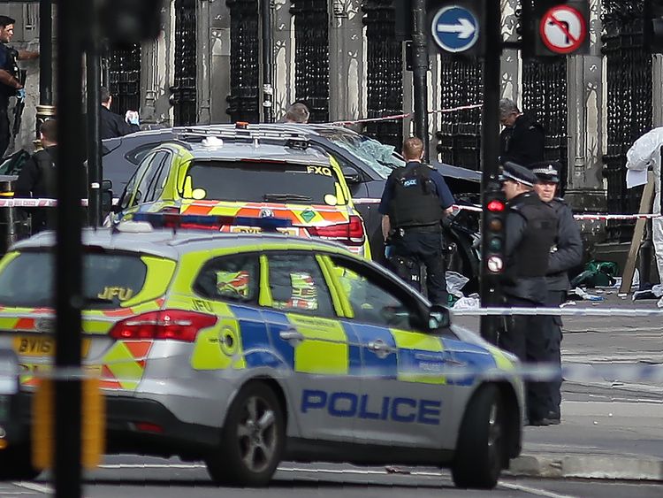 Westminster attack inquests: Top Met officer 'locked car door' as ...