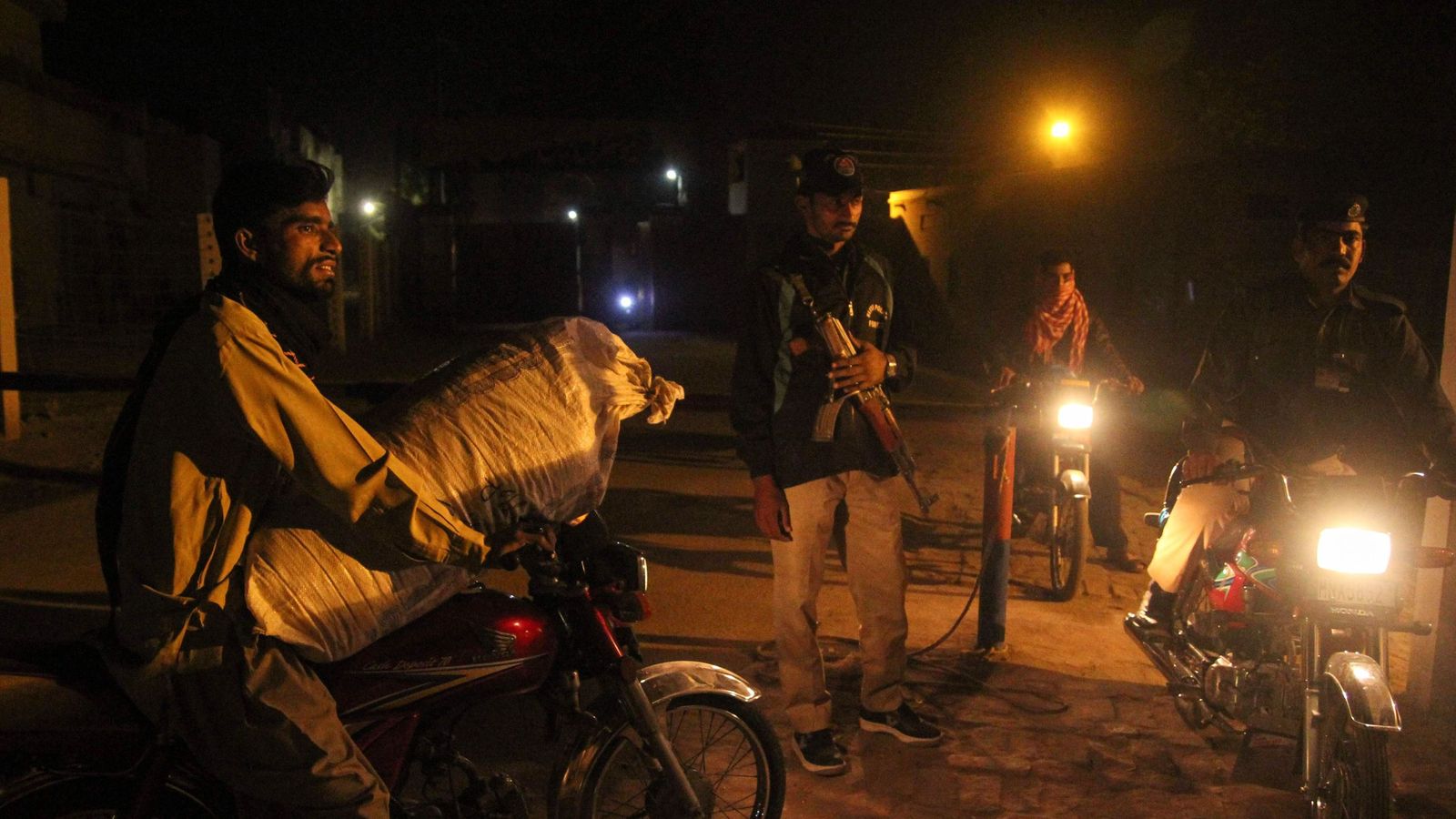 Asia Bibi: Christian Pakistani woman accused of blasphemy released from ...