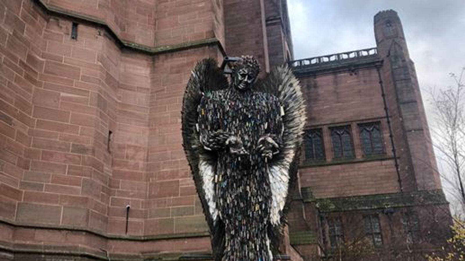 'Knife Angel' sculpture made of confiscated weapons unveiled in ...
