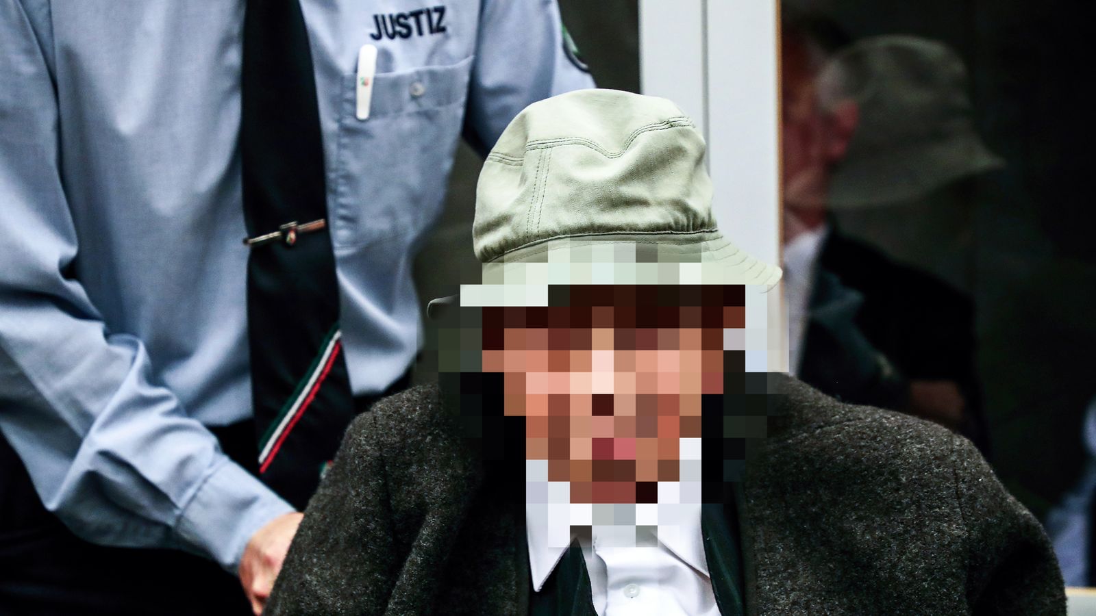 Johann Rehbogen: Former SS guard, 94, on trial over deaths at Stutthof ...