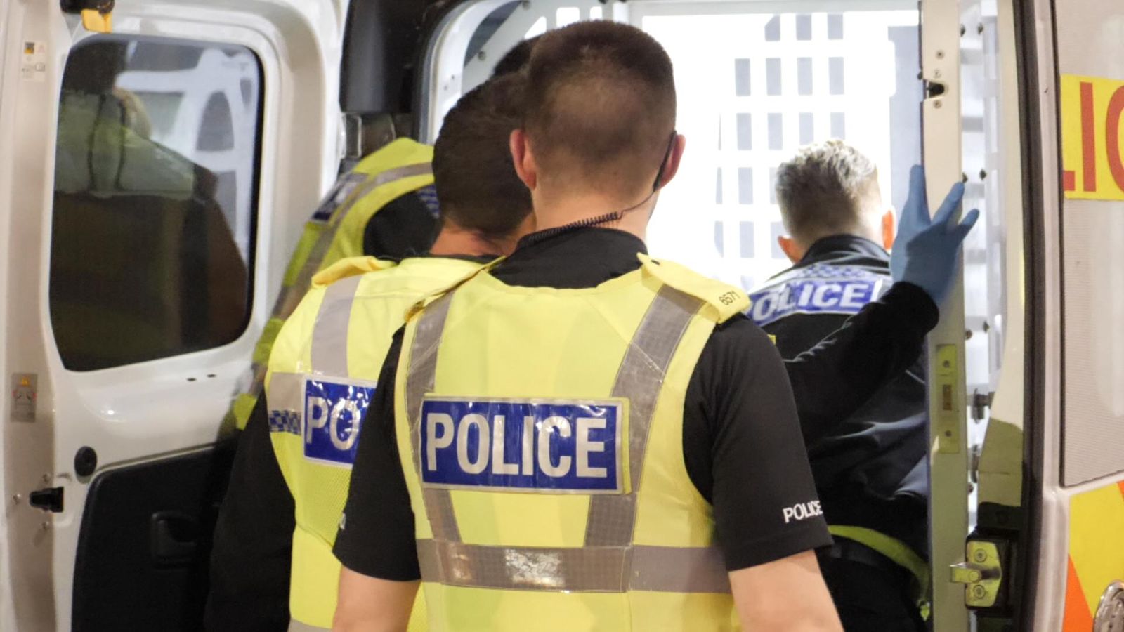 Five Mentally Ill People Called Police 8 655 Times As Officers Bear The