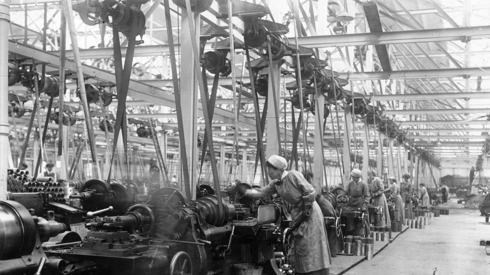 Munitions and morals: How the First World War transformed women's role ...