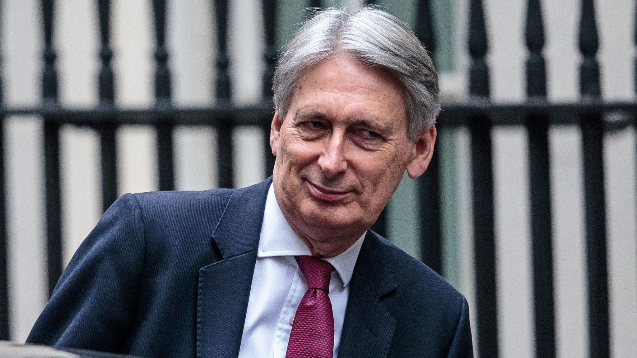 Philip Hammond and Bank of England to set out analysis of Brexit ...