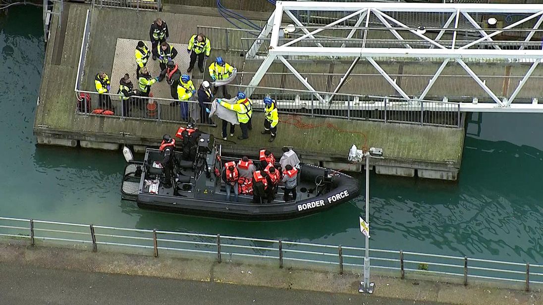 Armed forces 'stand ready' over Channel migrants