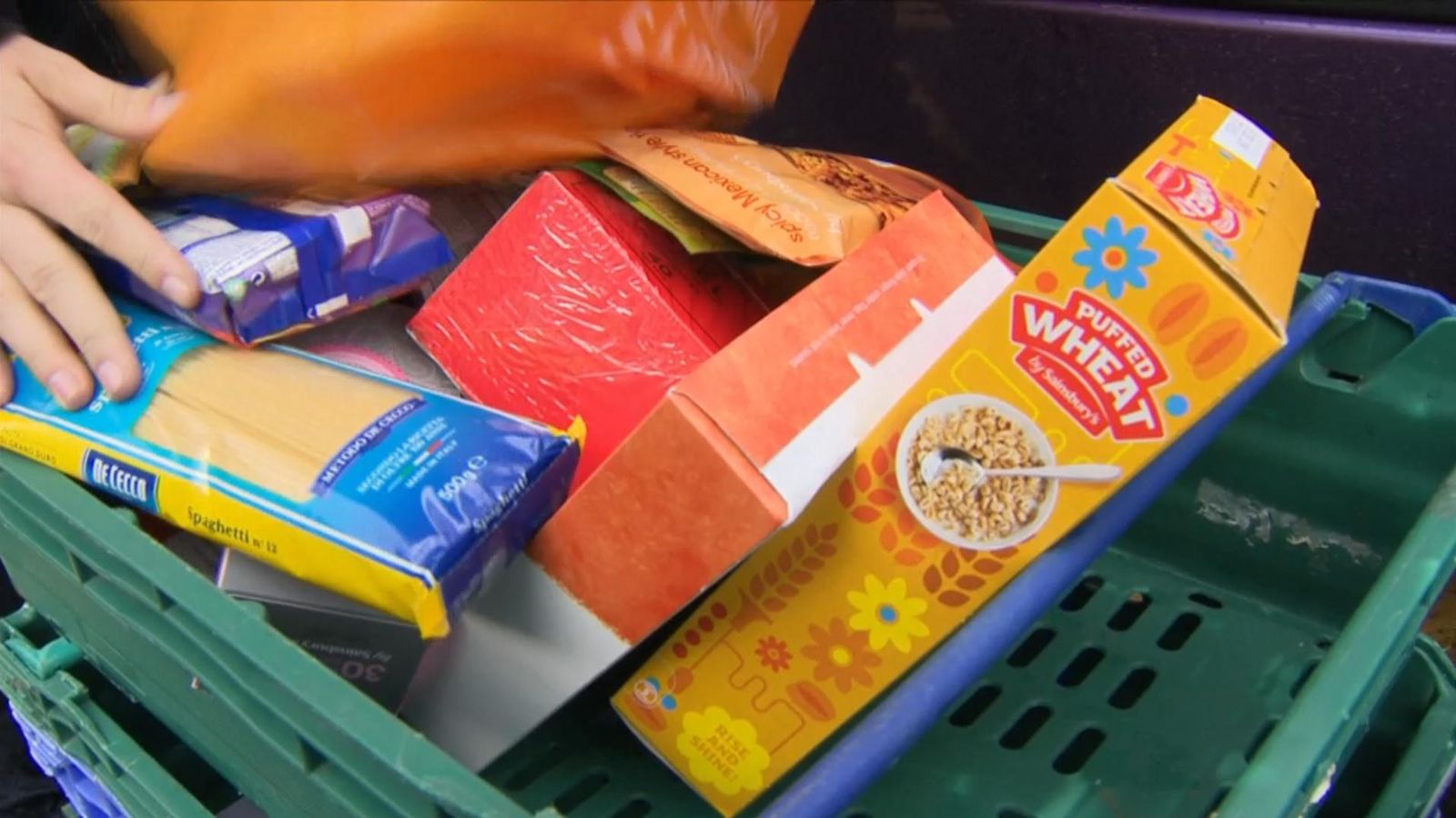Universal Credit fuelling 'epidemic' of suffering, foodbank charity ...