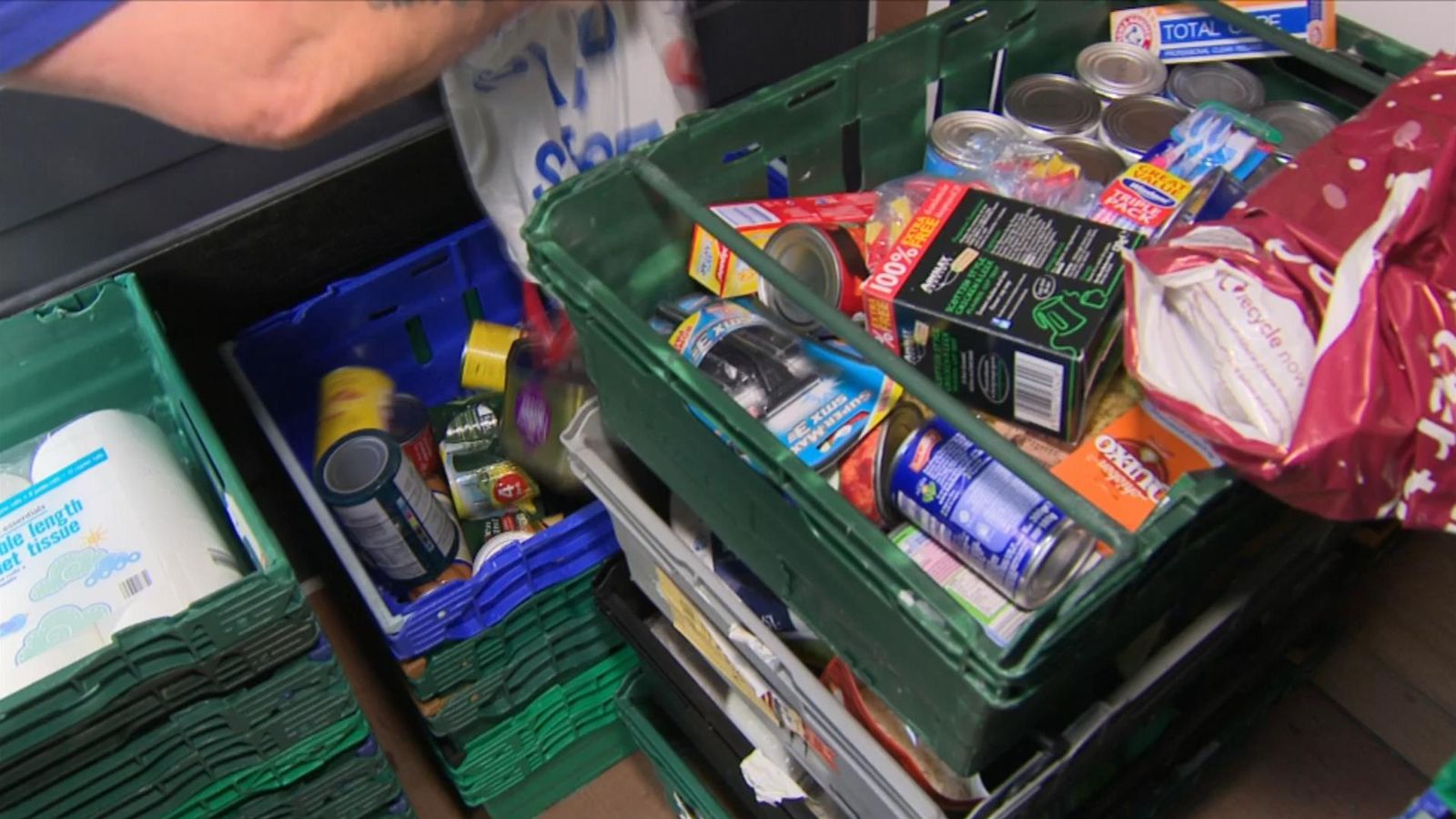 Universal Credit fuelling 'epidemic' of suffering, foodbank charity ...