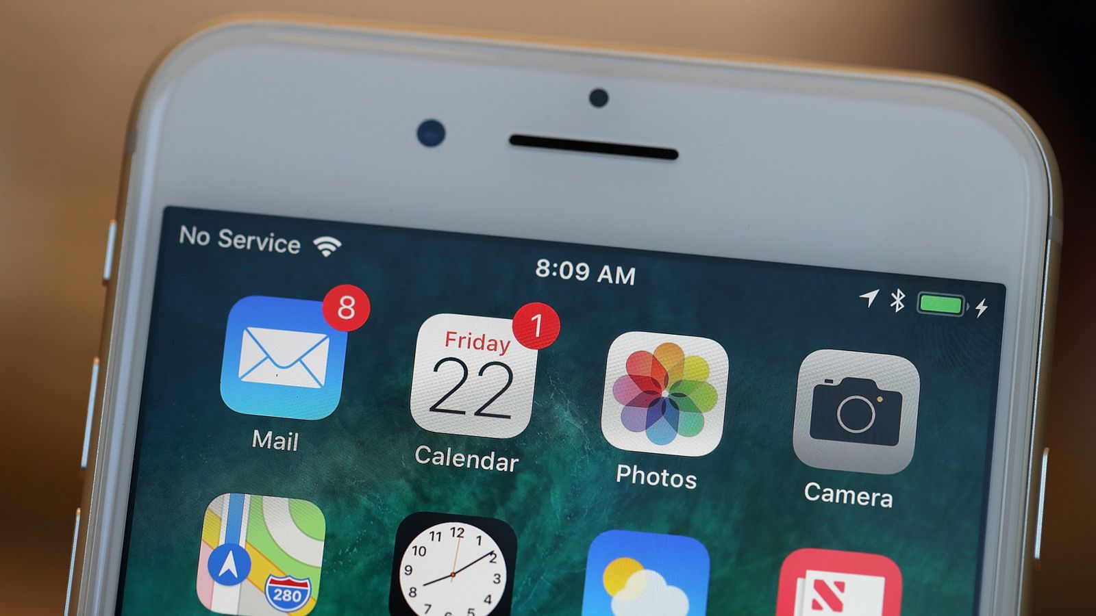 Apple pulls older iPhone models from stores in Germany amid patent row ...