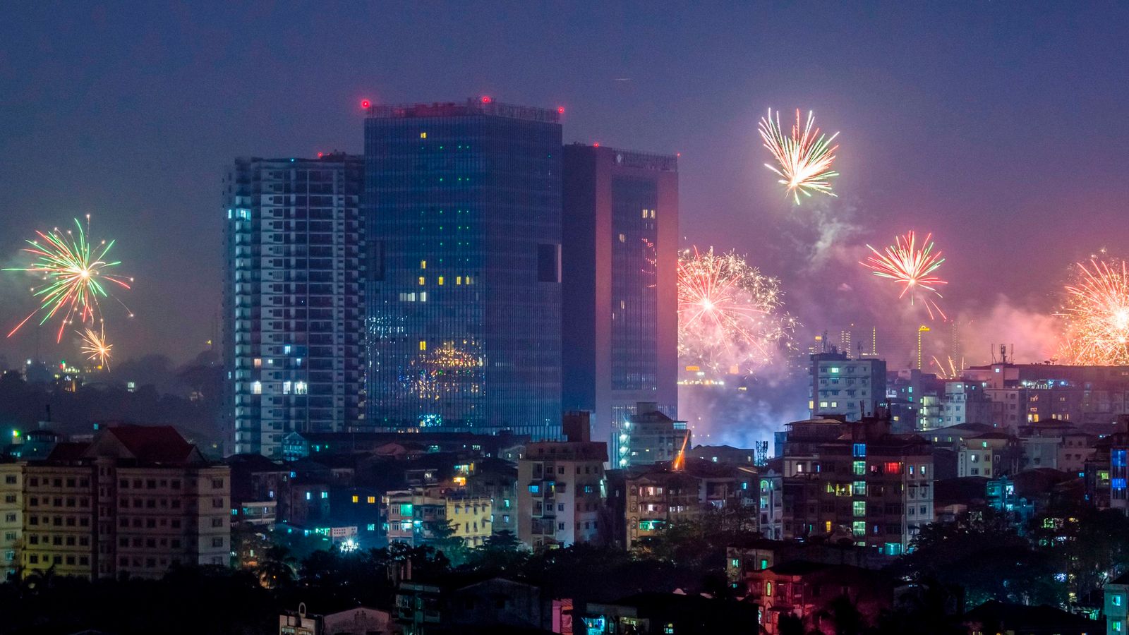 In pictures: Dazzling fireworks as the world welcomes in 2019 | World ...