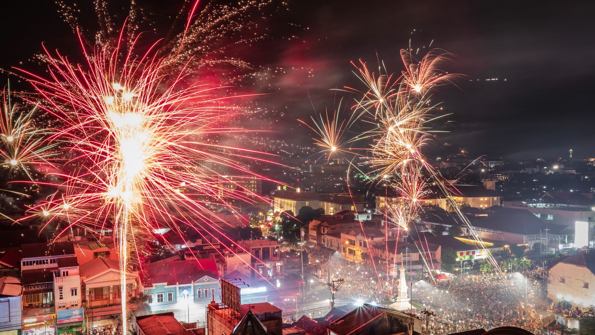 In pictures: Dazzling fireworks as the world welcomes in 2019 | World ...