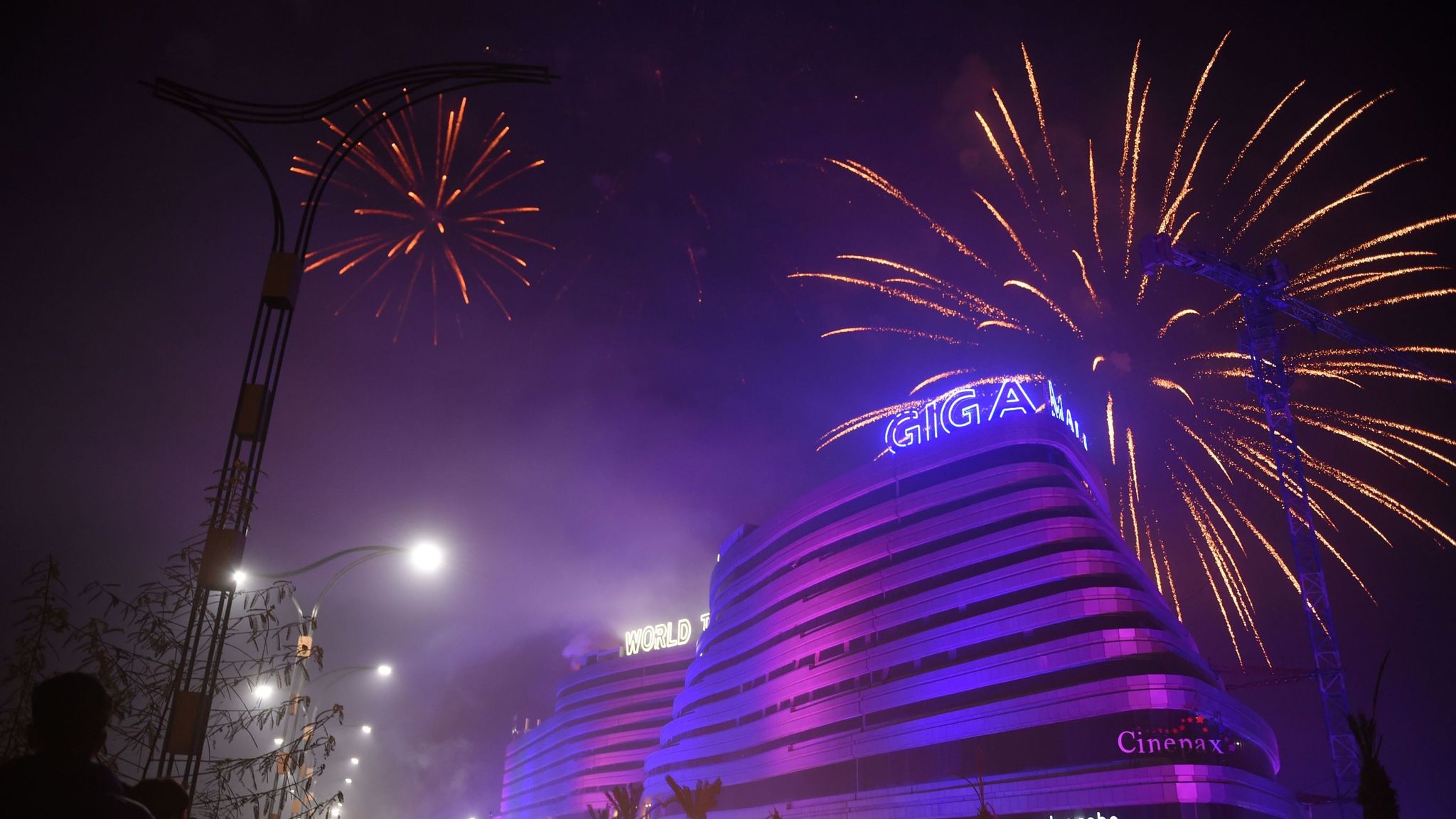 In pictures: Dazzling fireworks as the world welcomes in 2019 | World ...
