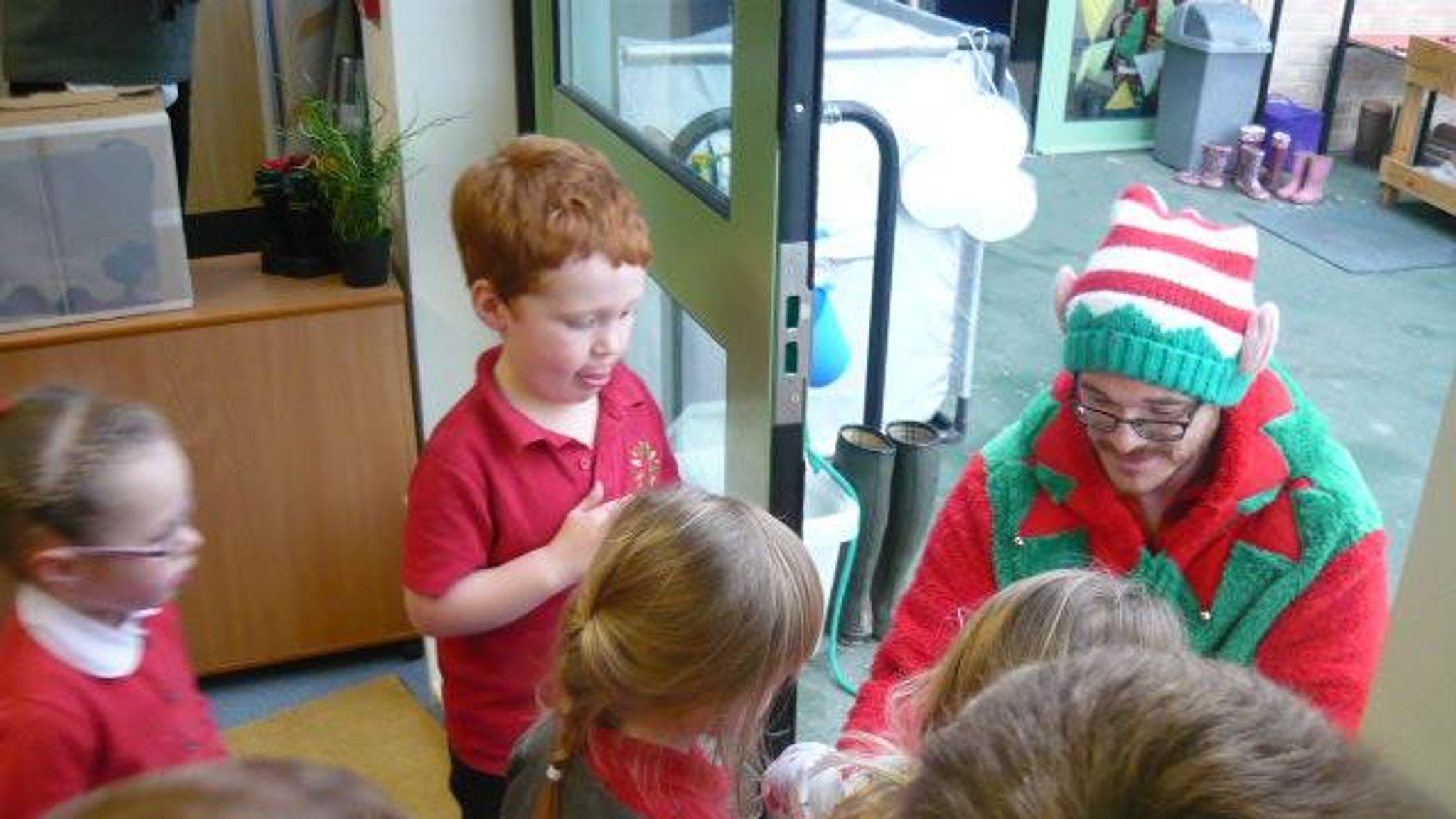 Postman turns into an elf to collect children's letters to Santa | UK ...