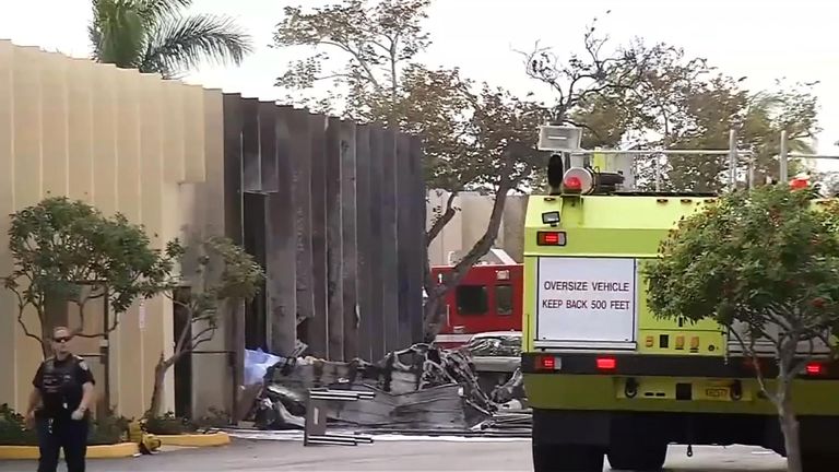 Florida plane crash: Two dead after aircraft smashes into therapy ... Florida plane crash: Two dead after aircraft smashes into therapy ...
