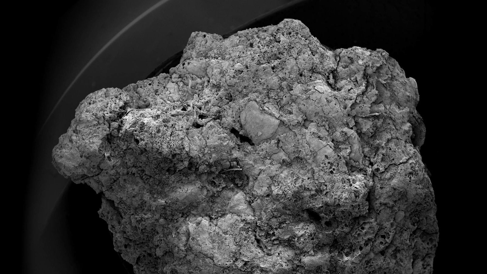 Archaeologists discover 'first beer ever brewed in the UK' | UK News ...