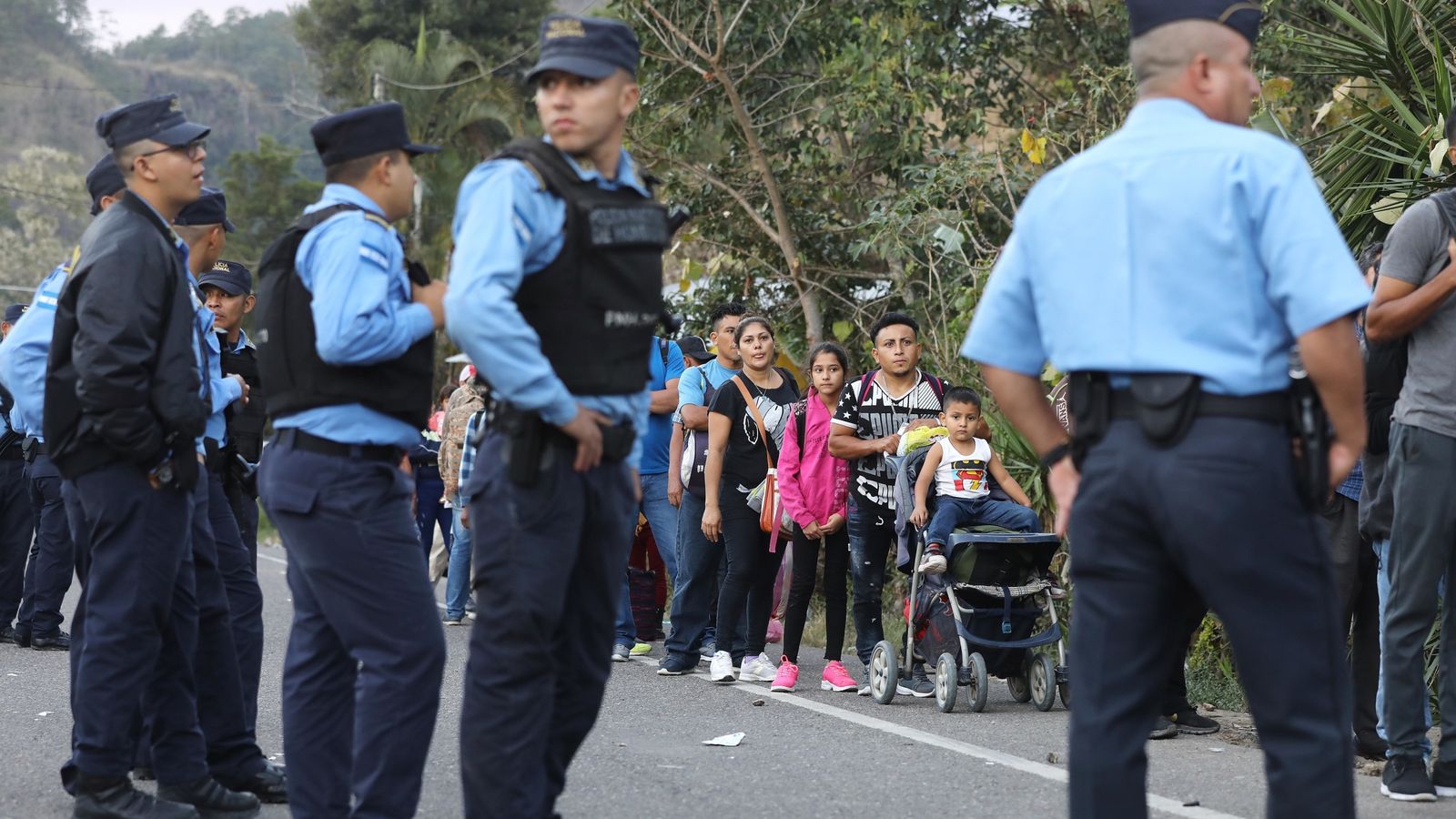 Hundreds of Honduran migrants cross Guatemala border as caravan heads ...