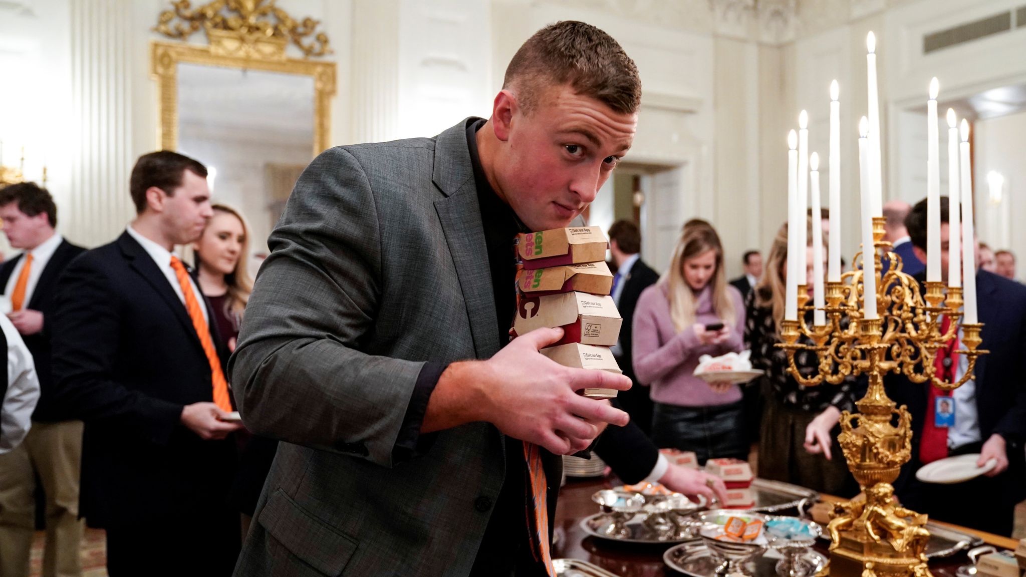 Government shutdown leaves White House guests dining on take away ...