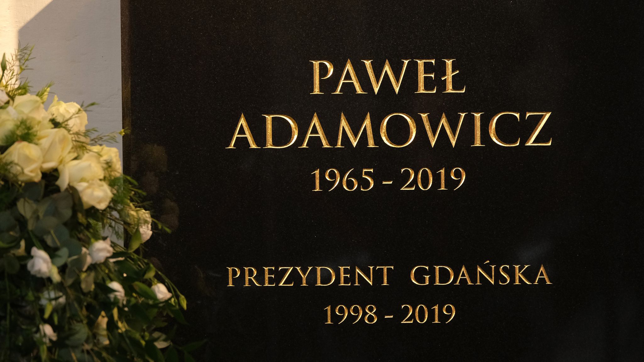 Pawel Adamowicz: Funeral held for Polish mayor after fatal on-stage ...