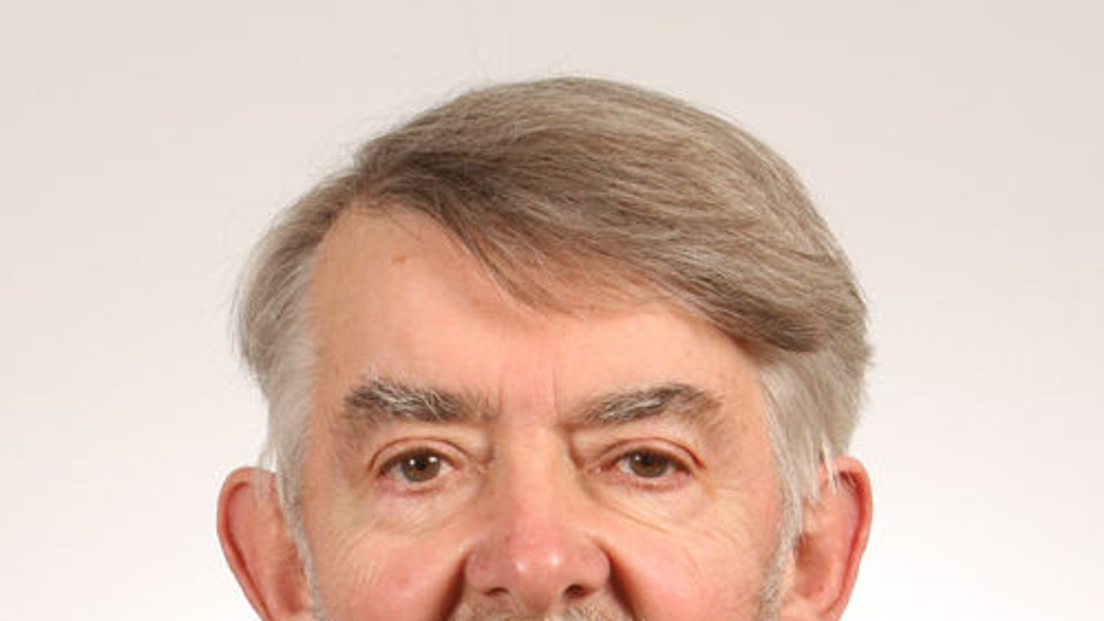 Long-standing Labour MP Paul Flynn dies aged 84 | Politics News | Sky News
