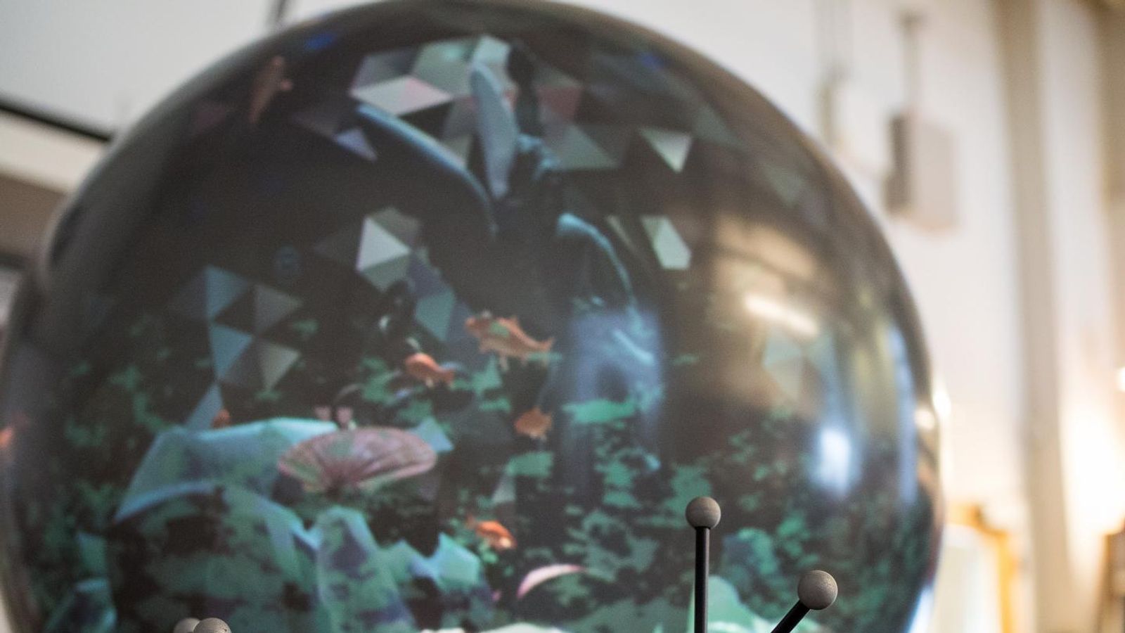 New spherical display could be the future of Virtual Reality | Science ...