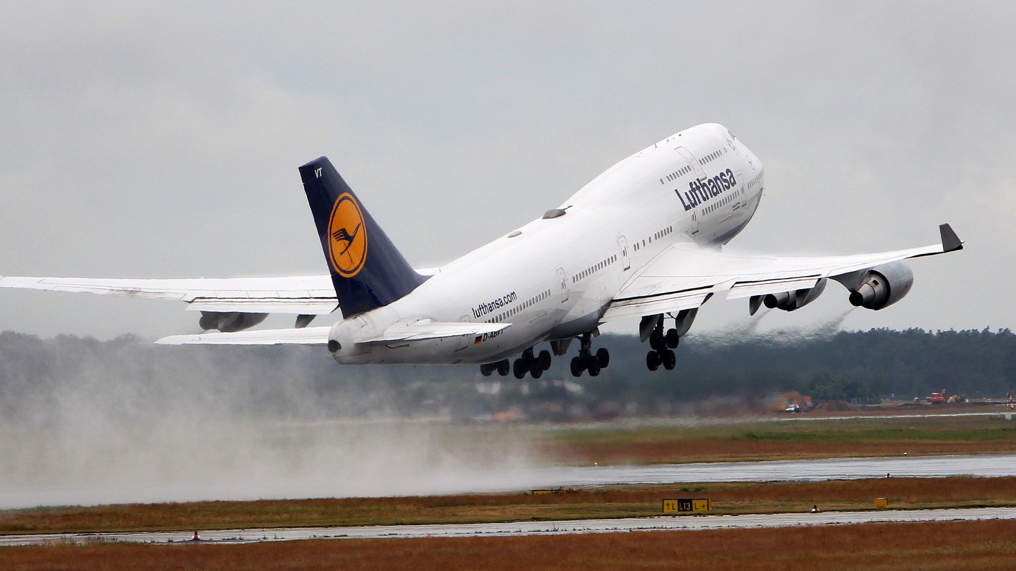 Why the superjumbo turned out to be not-so super | Money News | Sky News