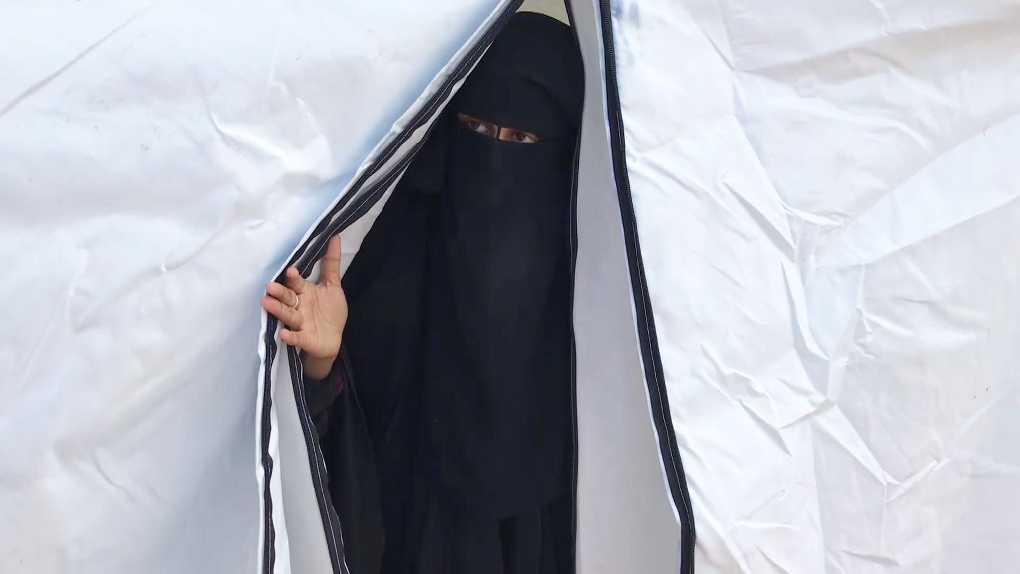 Shamima Begum's return to UK put on hold as case sent to Supreme Court ...