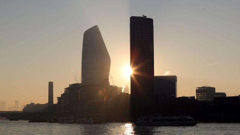 UK weather: 'Wall-to-wall' sunshine to end with wet weekend | UK News ...