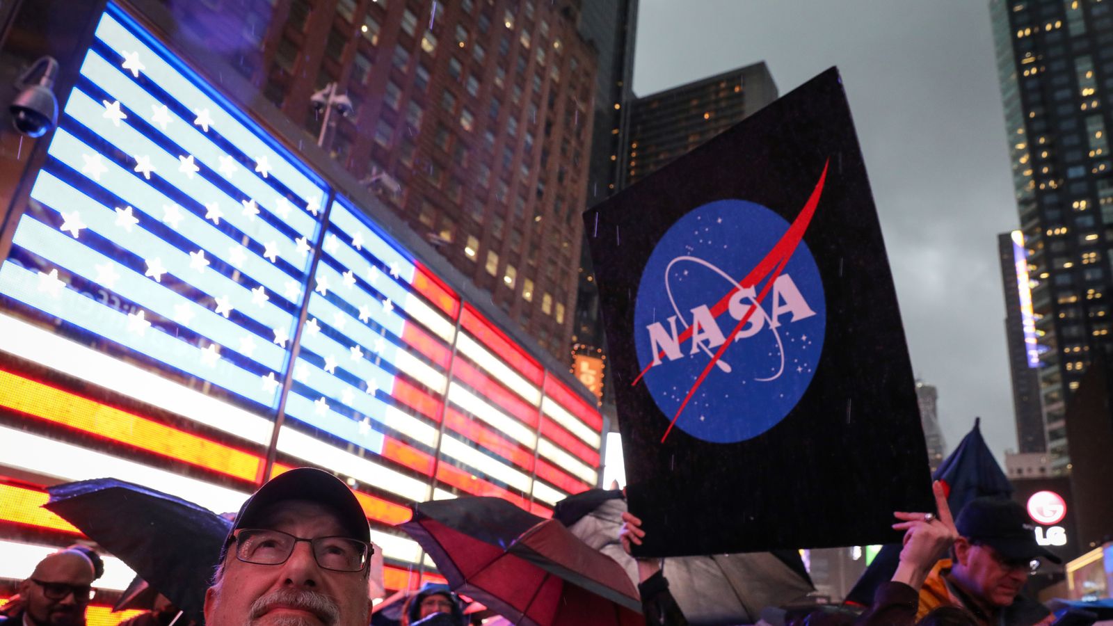 NASA praises Trump's 'Moon to Mars' budget despite $500m cut | Science ...