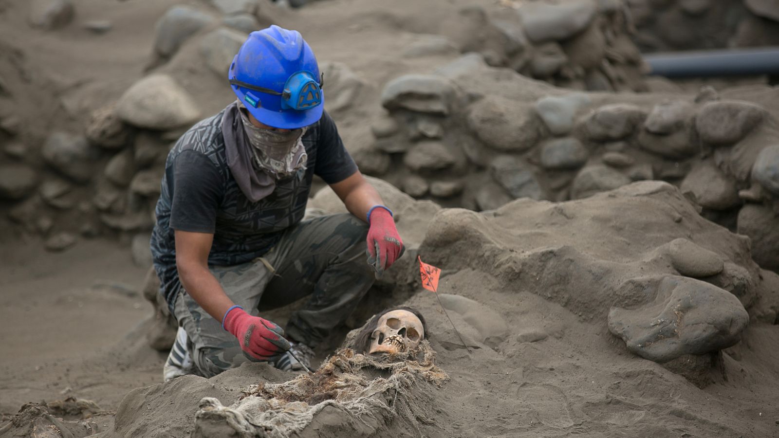 Peru: Dozens of children found at 15th century sacrificial site had ...