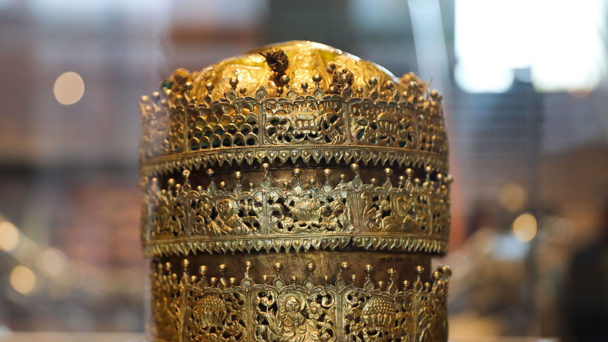 UK museum to hand back Ethiopian emperor's hair | World News | Sky News