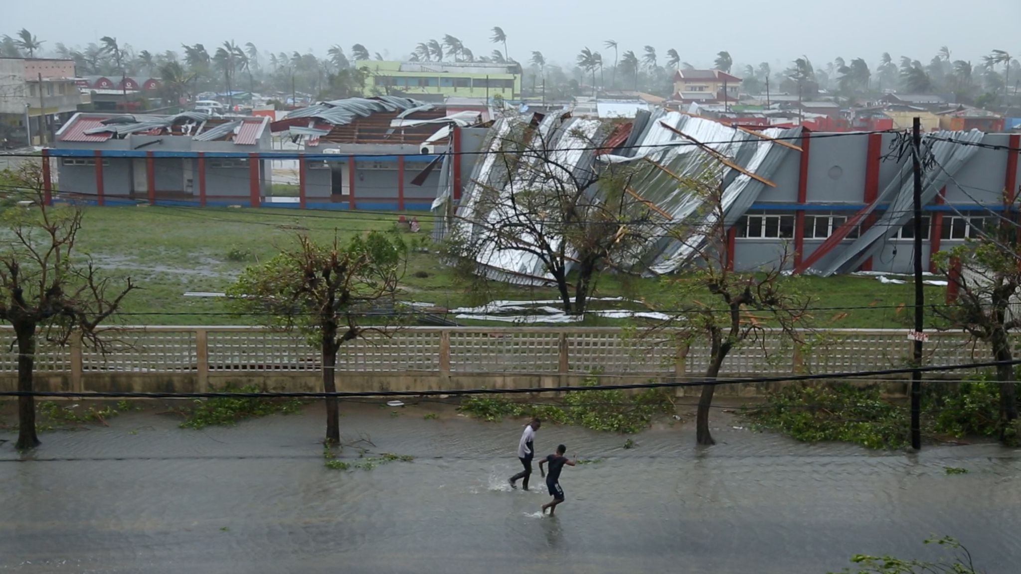 Extra £12m in UK aid as number killed in southeast Africa Cyclone Idai ...