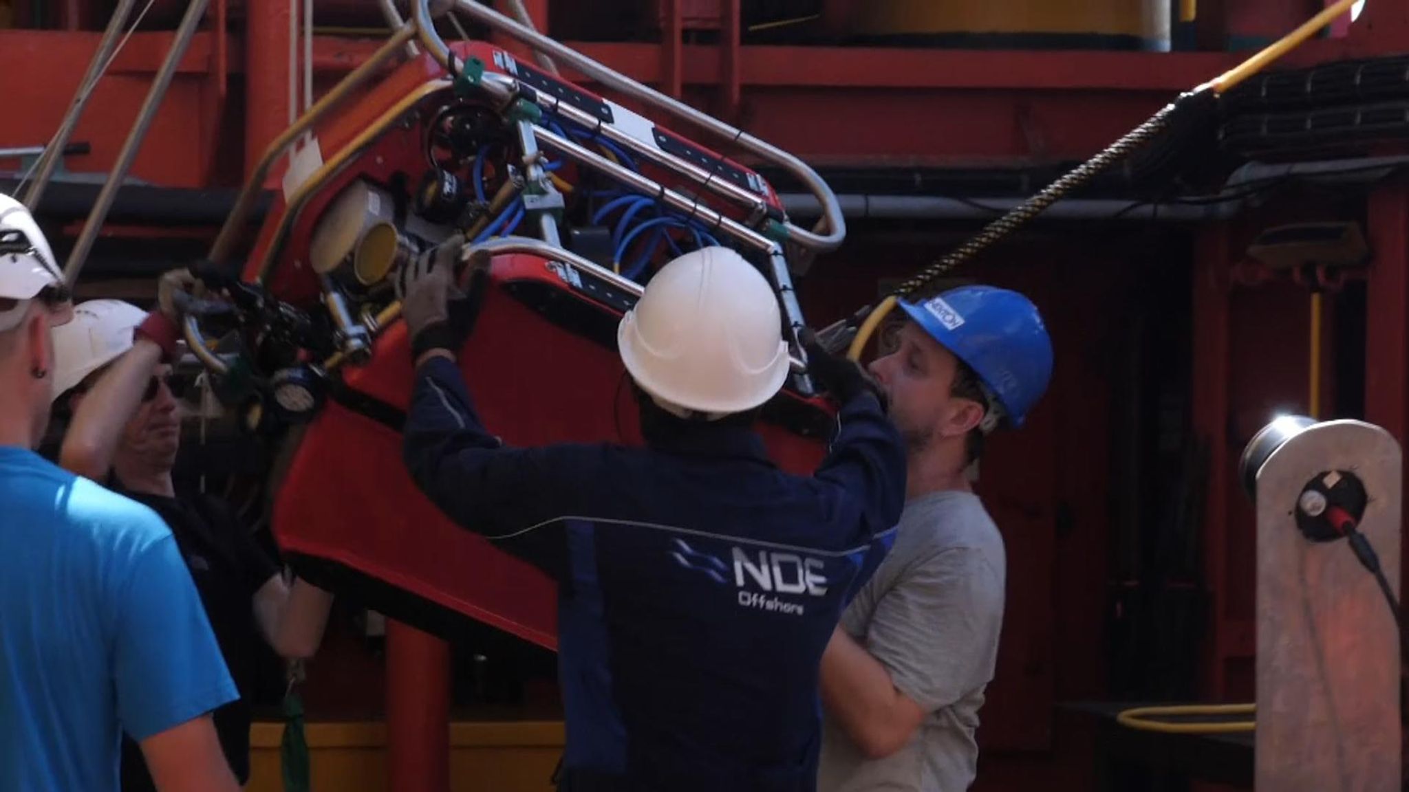 Deep Ocean Live: Rescuers save mini-submarine which was stranded on ...