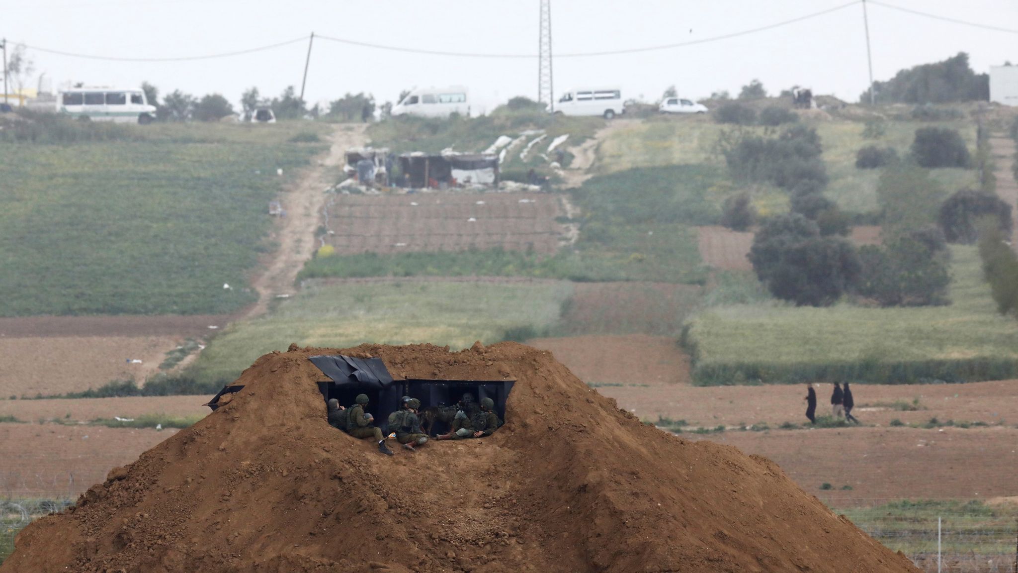 Fears of bloodshed as Palestinians set for huge protest at Israel ...