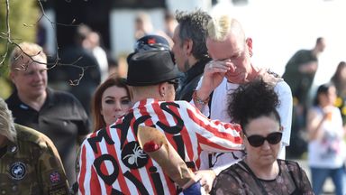 Fans 'raise the roof for Keef' at Prodigy star Keith Flint's funeral ...