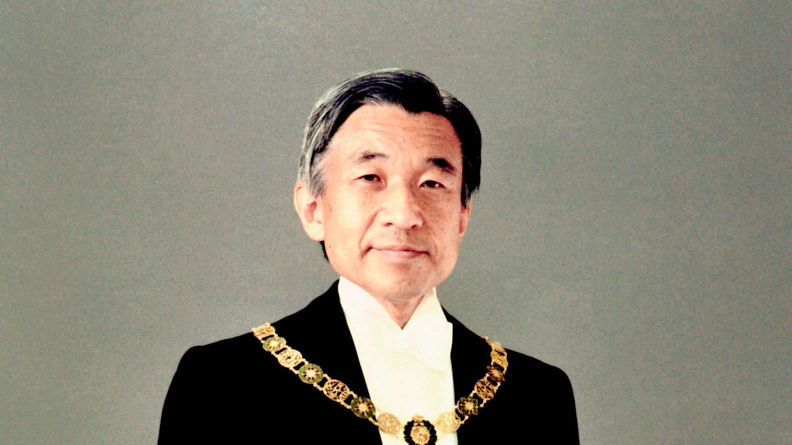 Japan reveals name of new era as Emperor Akihito prepares to abdicate ...