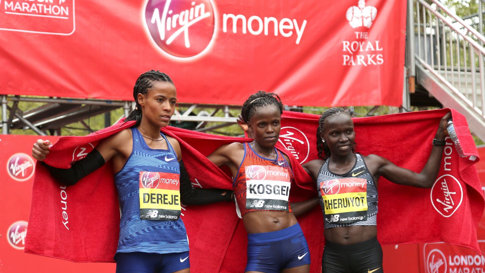 London Marathon: Kenyan Eliud Kipchoge wins men's race for record ...
