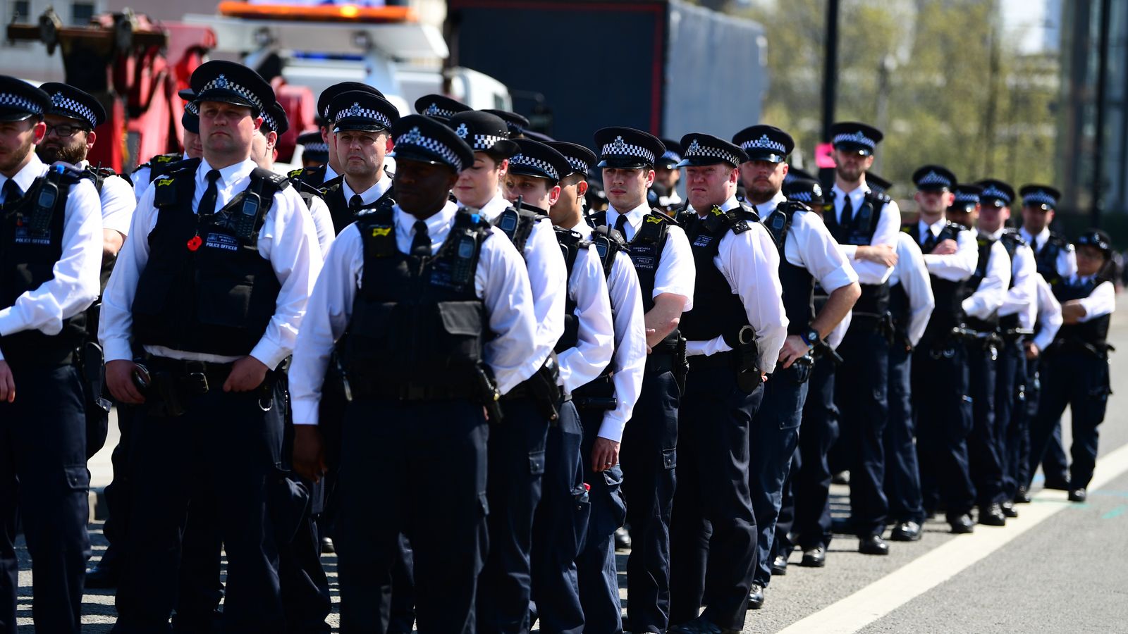 Extinction Rebellion: More than 750 arrests as police ask for help | UK ...