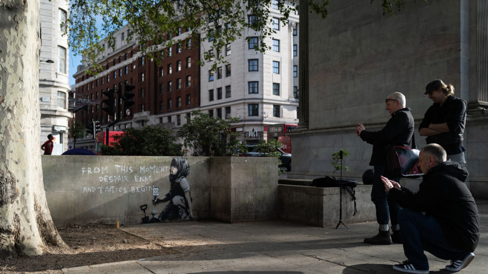 Extinction Rebellion: Possible Banksy artwork appears as climate change ...