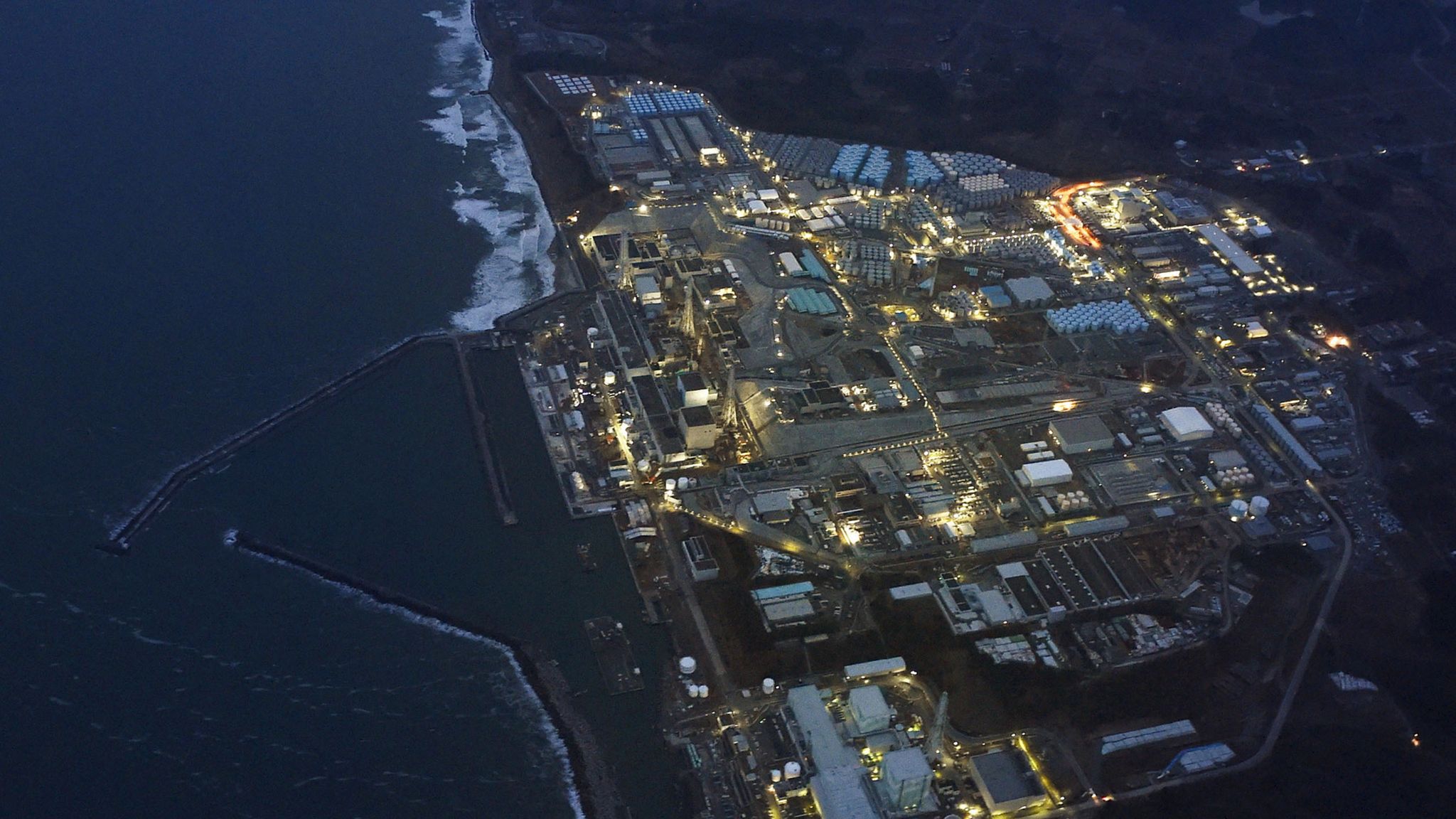 Fukushima disaster: Ghost town residents free to return | World News ...