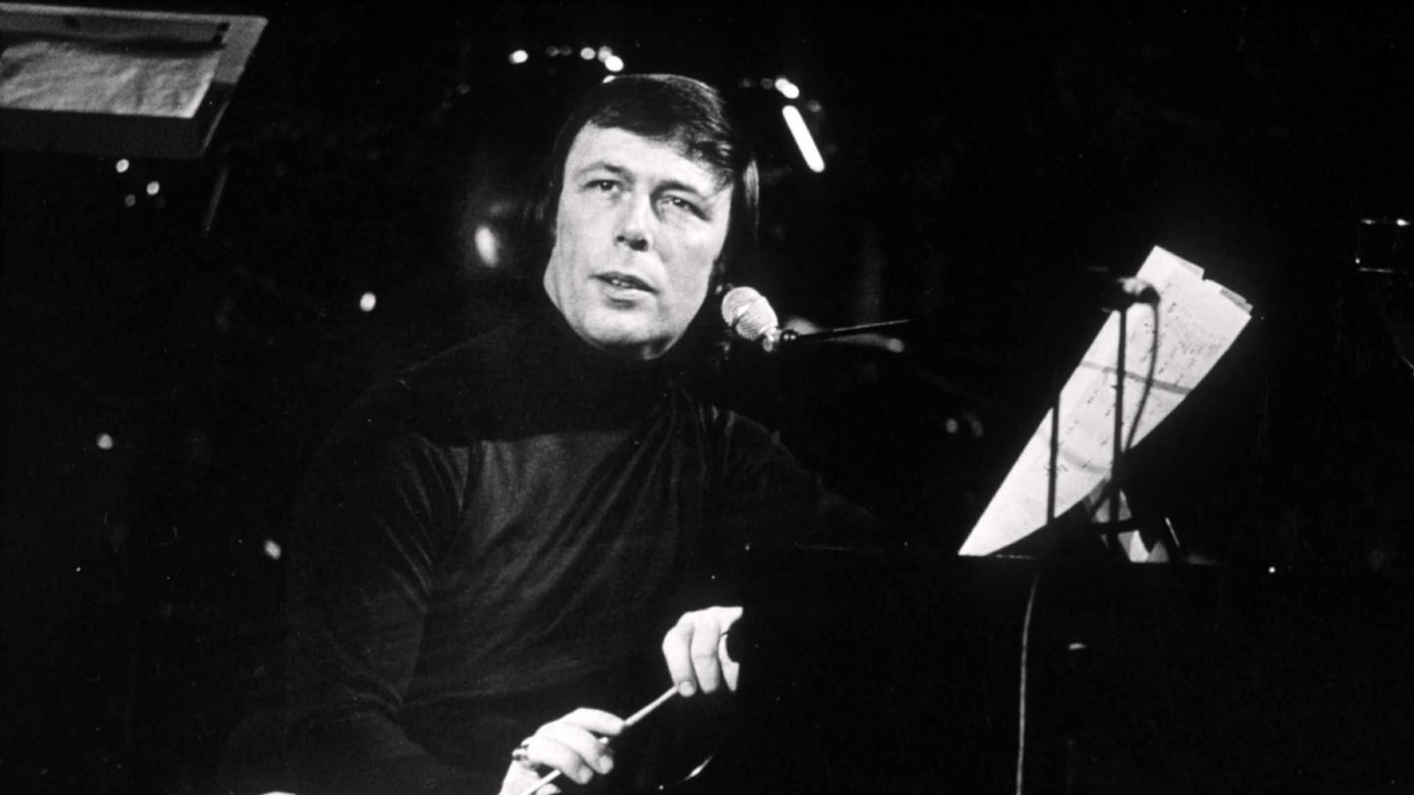 Les Reed: Tom Jones pays tribute as songwriter behind hit Delilah dies ...