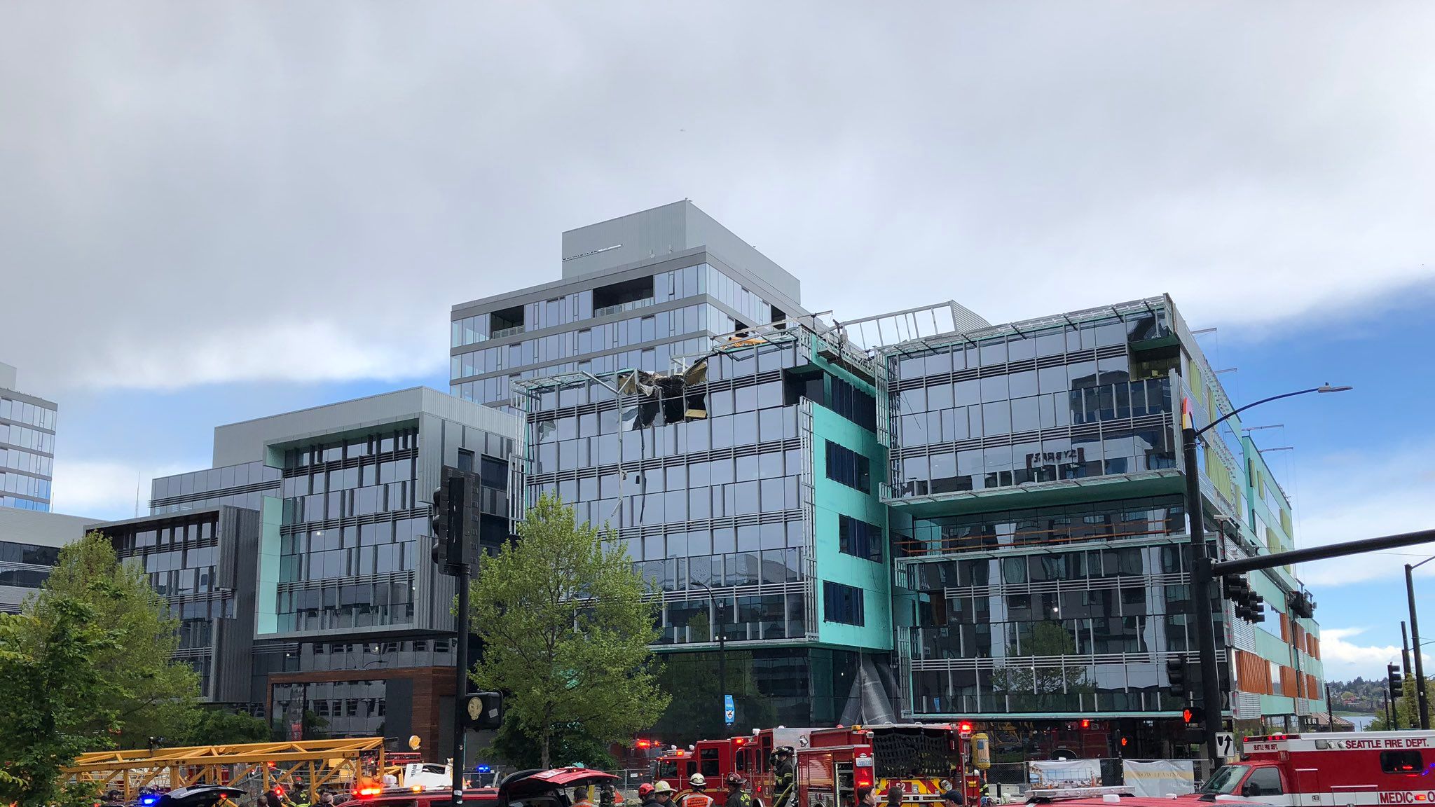 Four dead and four injured after crane collapses on Google campus in ...