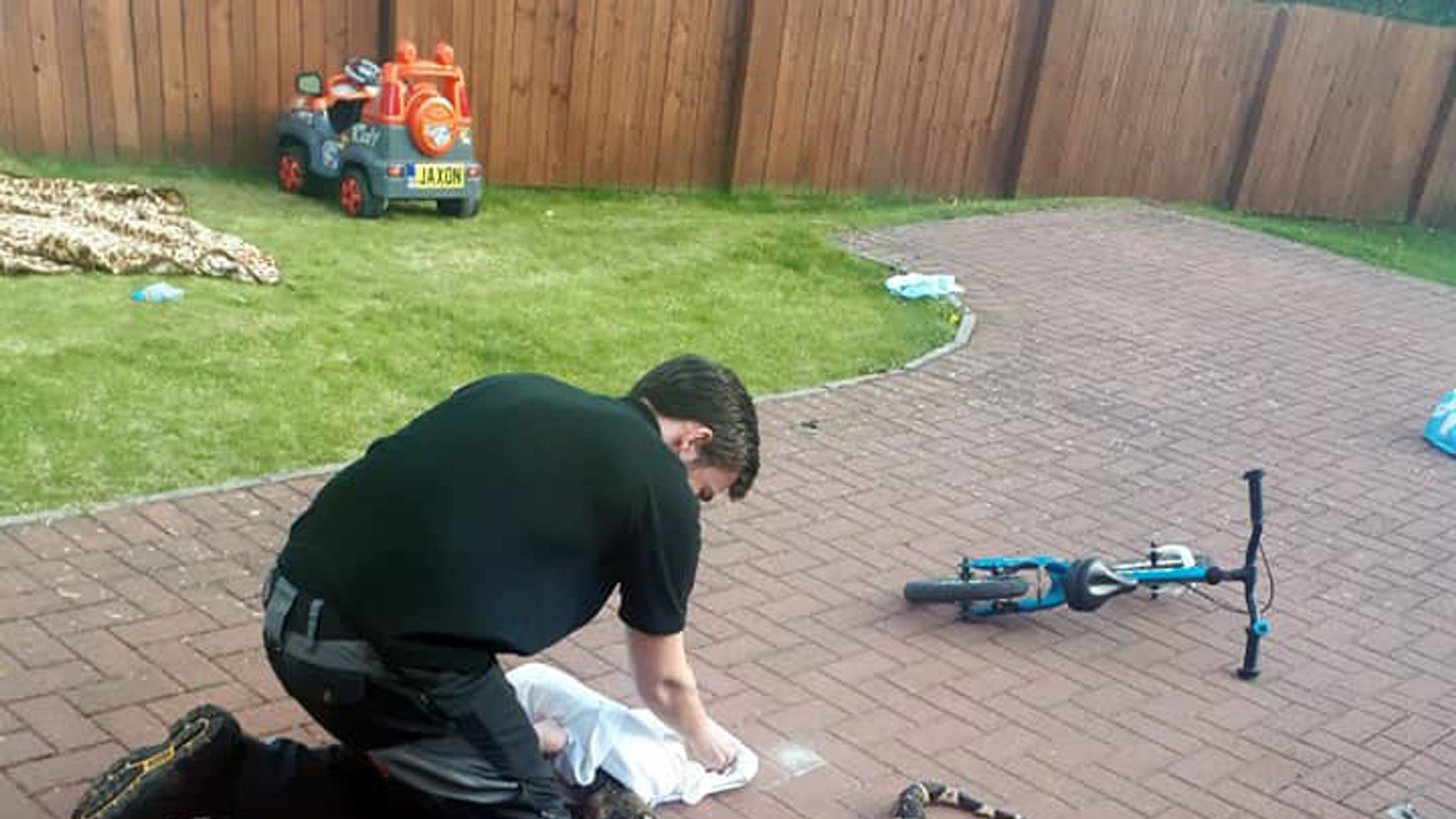 Kids find 7ft boa constrictor on their doorstep in Scotland | UK News ...