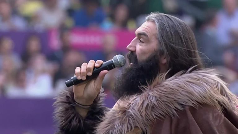 WATCH: Sebastien Chabal sings Proclaimers at Hong Kong Sevens dressed ...