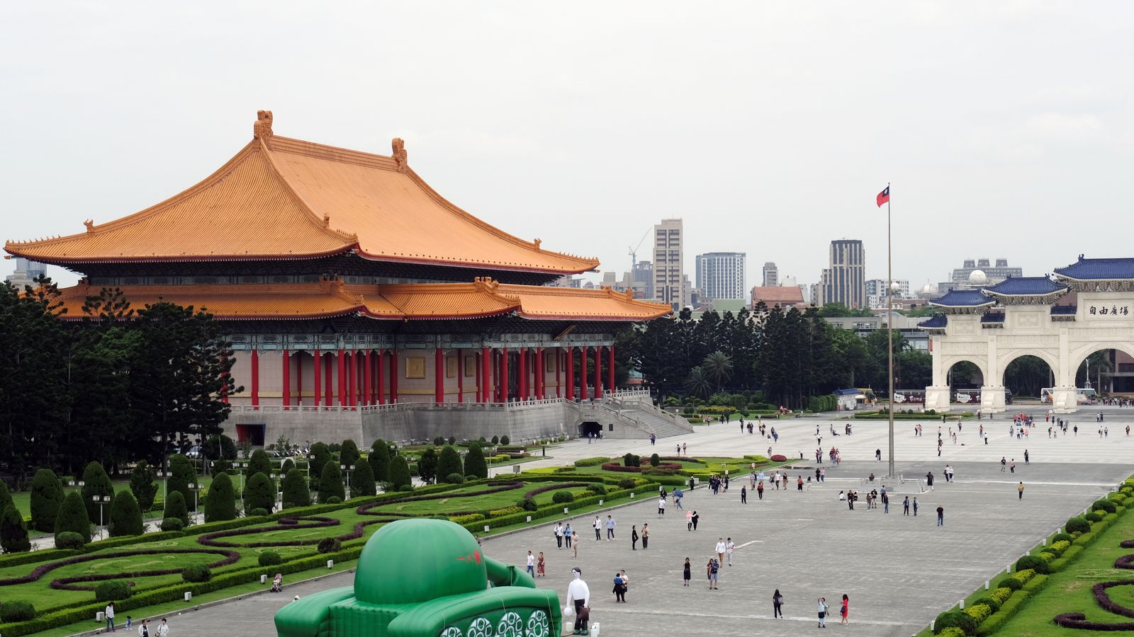 Tiananmen Square: Iconic 'tank man' image recreated as inflatable art ...