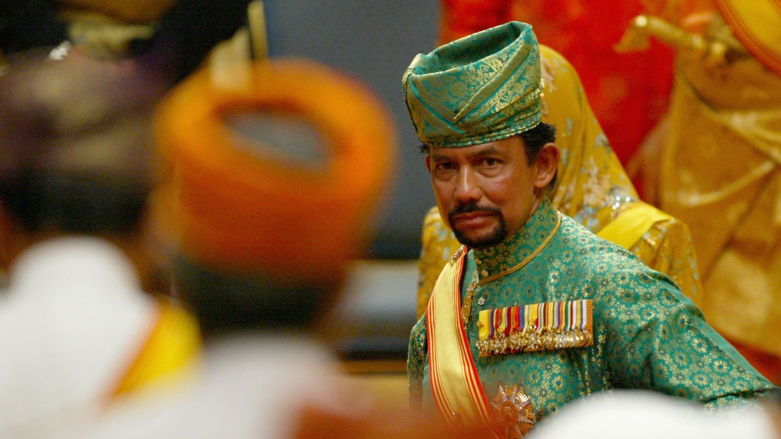 Sultan of Brunei returns Oxford degree after backlash to anti-gay laws ...