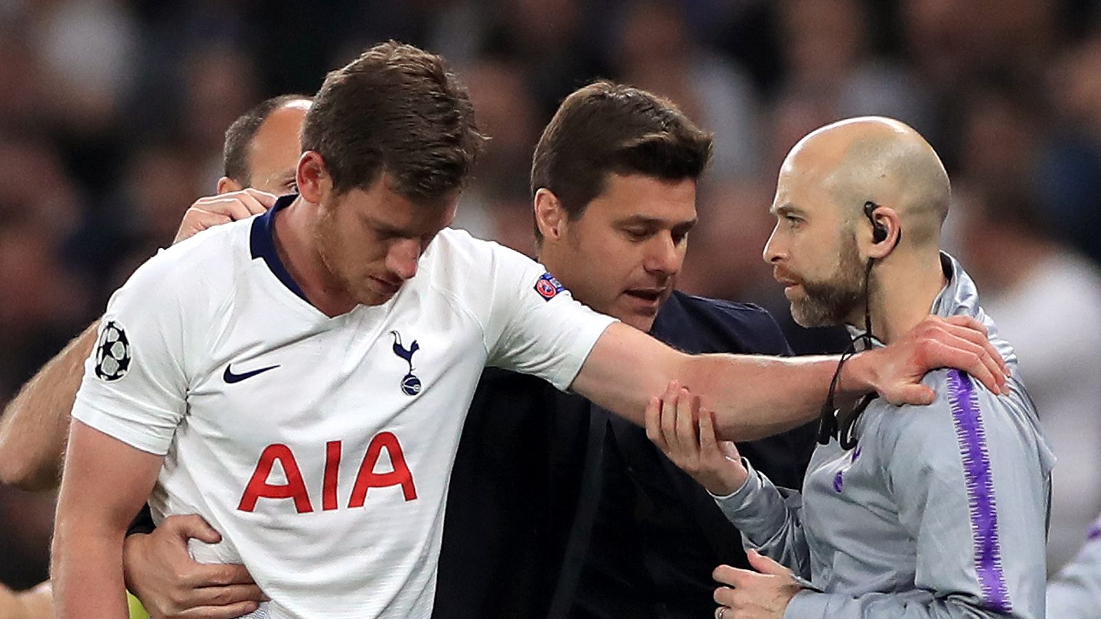 Tottenham criticised after footballer vomits while trying to play with ...