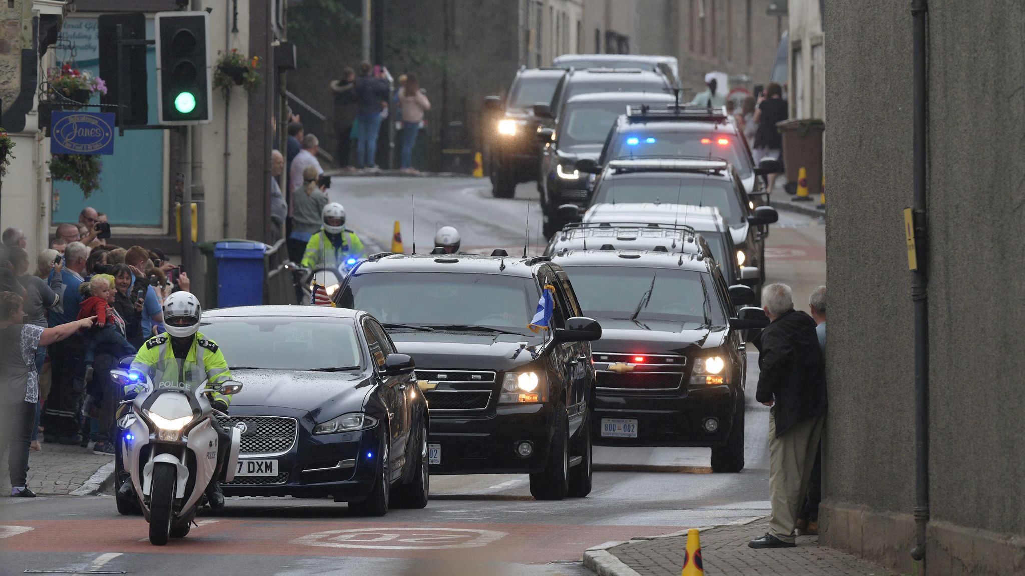 Donald Trump's UK visit: Air Force One, the Beast and entourage of ...
