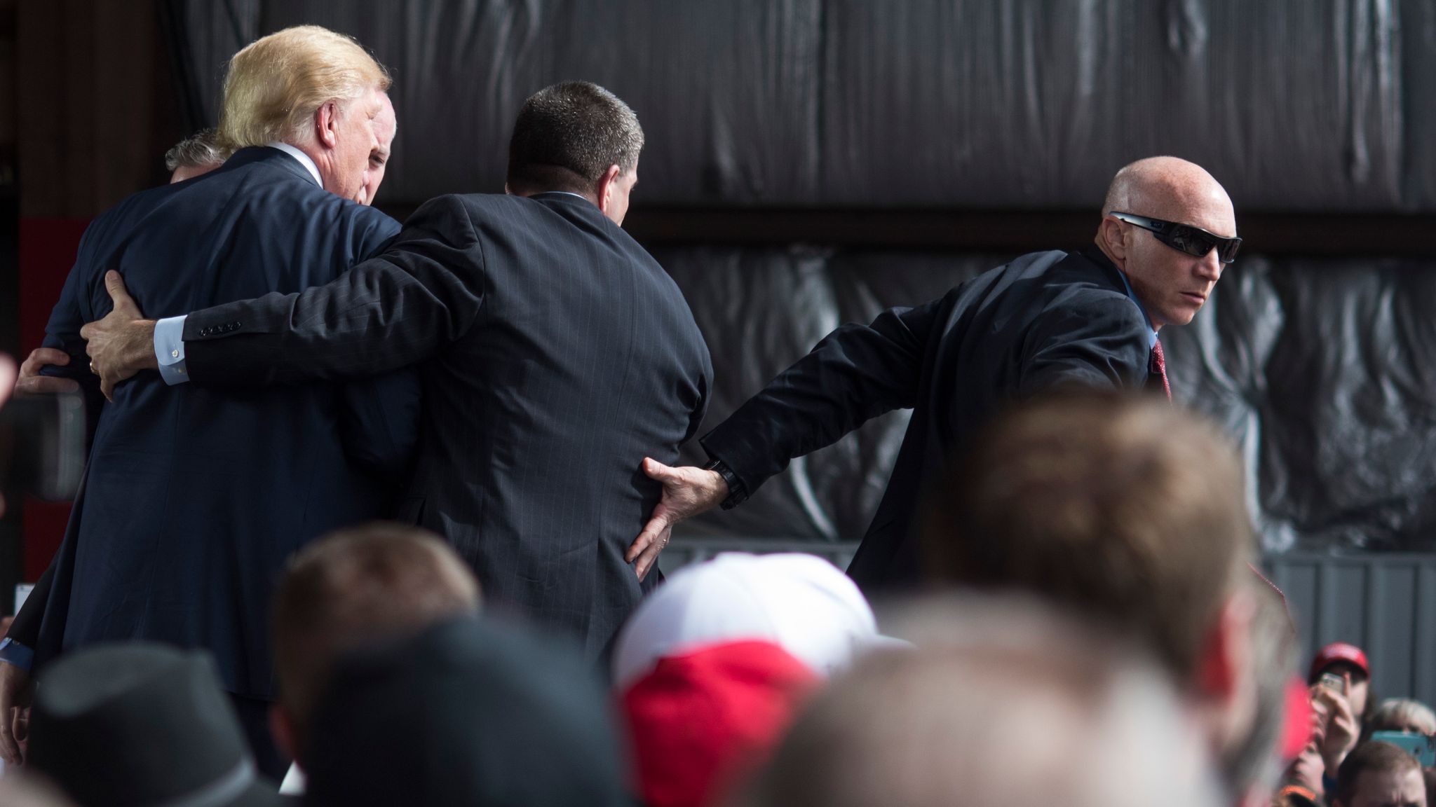 Donald Trump's UK visit: Air Force One, the Beast and entourage of ...